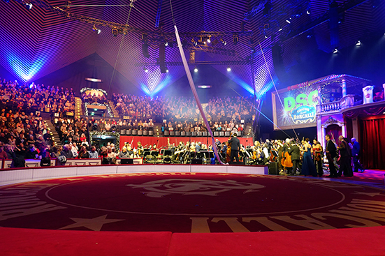 Seiltanz und Saitenakrobatik – NIGHT OUT @ BERLIN